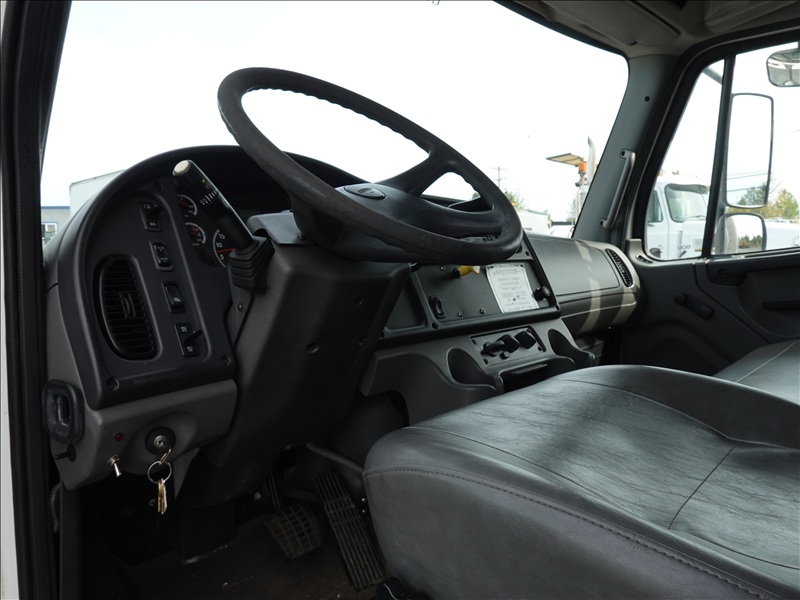 2006 FREIGHTLINER M2 VAN TRUCK W/LIFTGATE | MARYSVILLE HEAVY EQUIPMENT, CONTRACTORS EQUIPMENT ...