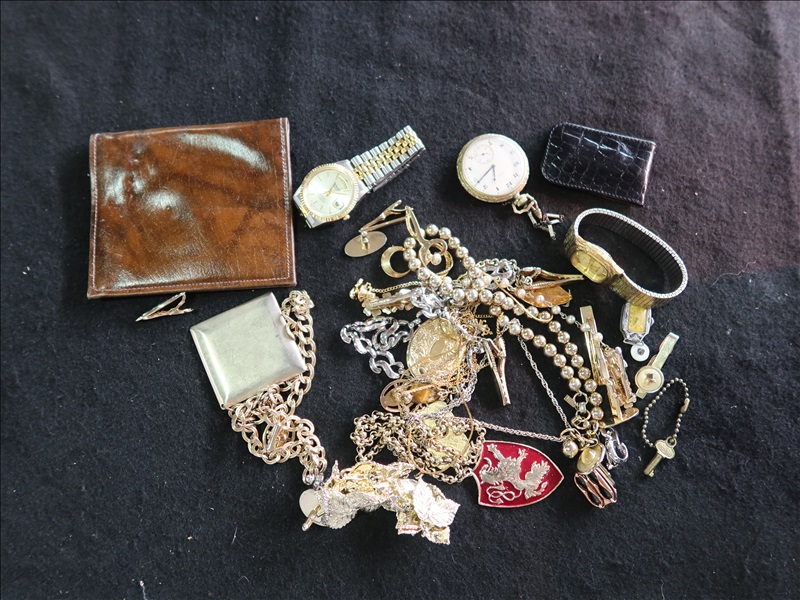 ASSORTED JEWELRY | COIN, SILVER, JEWELRY & COLLECTABLES - ONLINE ...
