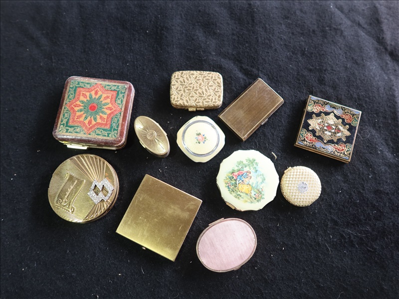 ASSORTED JEWELRY | COIN, SILVER, JEWELRY & COLLECTABLES - ONLINE ...