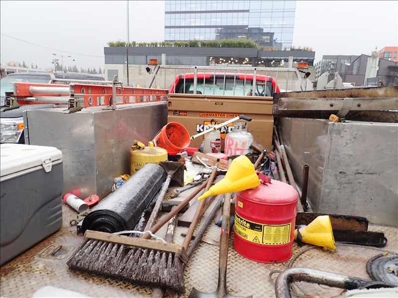 BROOMS, SHOVELS, RAKES, LADDER, BARS, HAMMERS, FUEL CANS, LPG BURNER ...