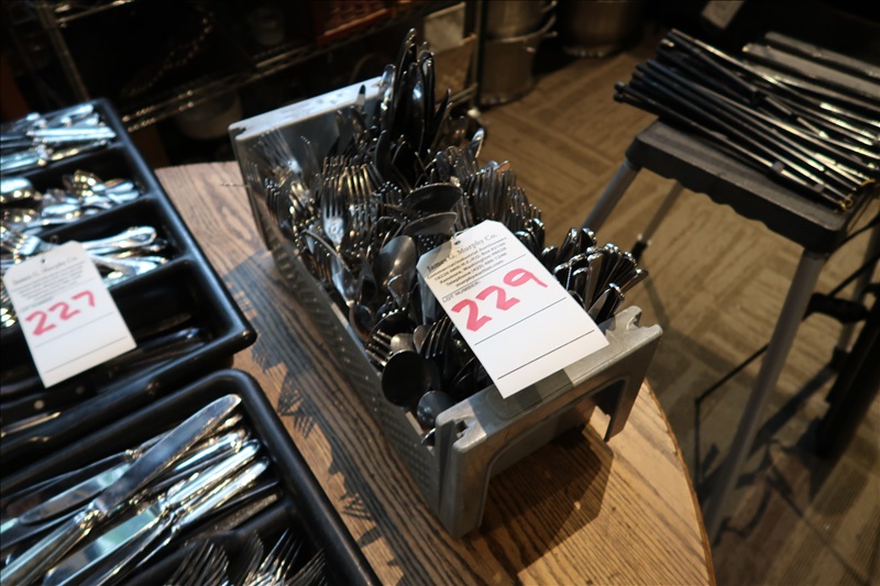 GENERAL PREVIEW PHOTOS | PALACE BALLROOM - ONLINE AUCTION | James G ...