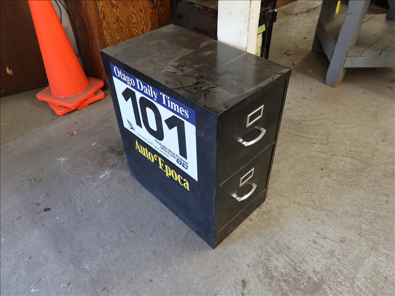 DESK, (2) 4-DRAWER FILING CABINETS, (1) 2-DRAWER FILING CABINET & STOOL ...