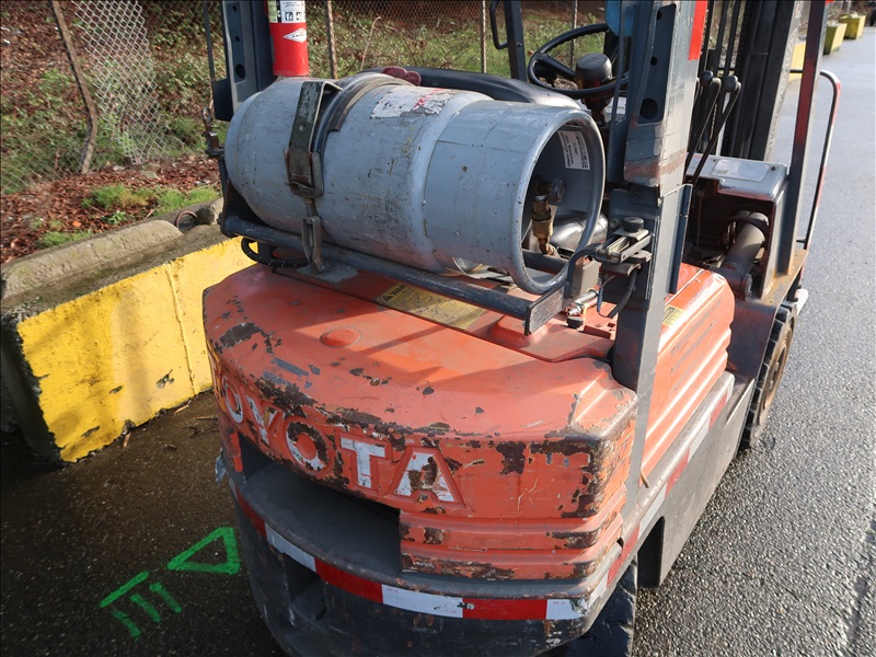 TOYOTA 42-5FG15 | TRADE-MARX SIGN - LIVE AUCTION | James G. Murphy Co.