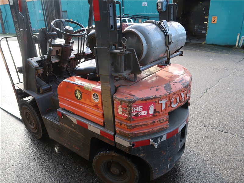 TOYOTA 42-5FG15 | TRADE-MARX SIGN - LIVE AUCTION | James G. Murphy Co.