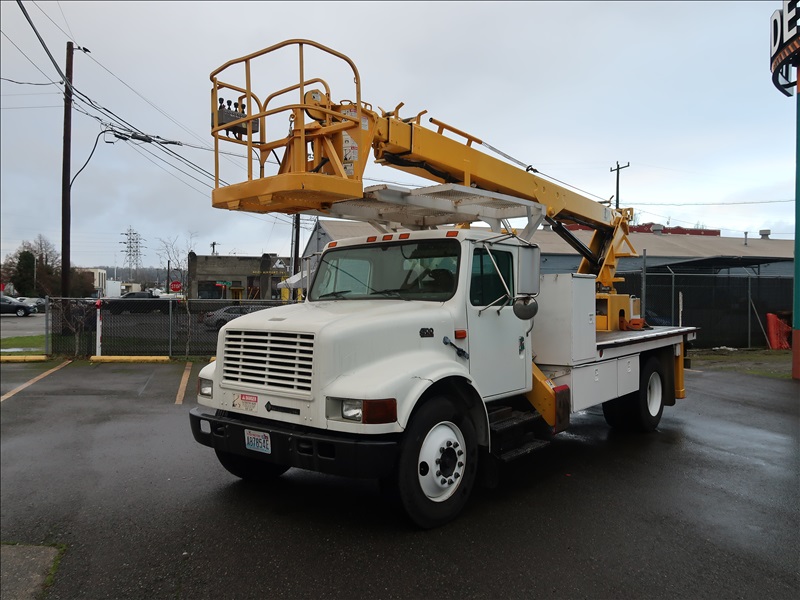 1998 INTERNATIONAL 4700 | TRADE-MARX SIGN - LIVE AUCTION | James G. Murphy Co.